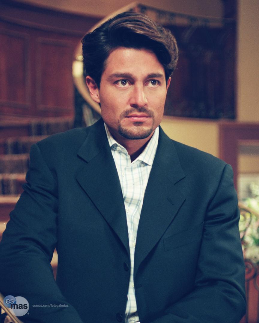 Soy tu dueña: TRAYECTORIA FERNANDO COLUNGA